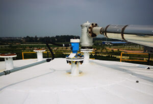 Radar level meter measurement of methanol storage tank in the floating ...