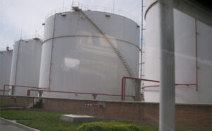 Radar level meter measurement of crude oil storage tanks prone to ...